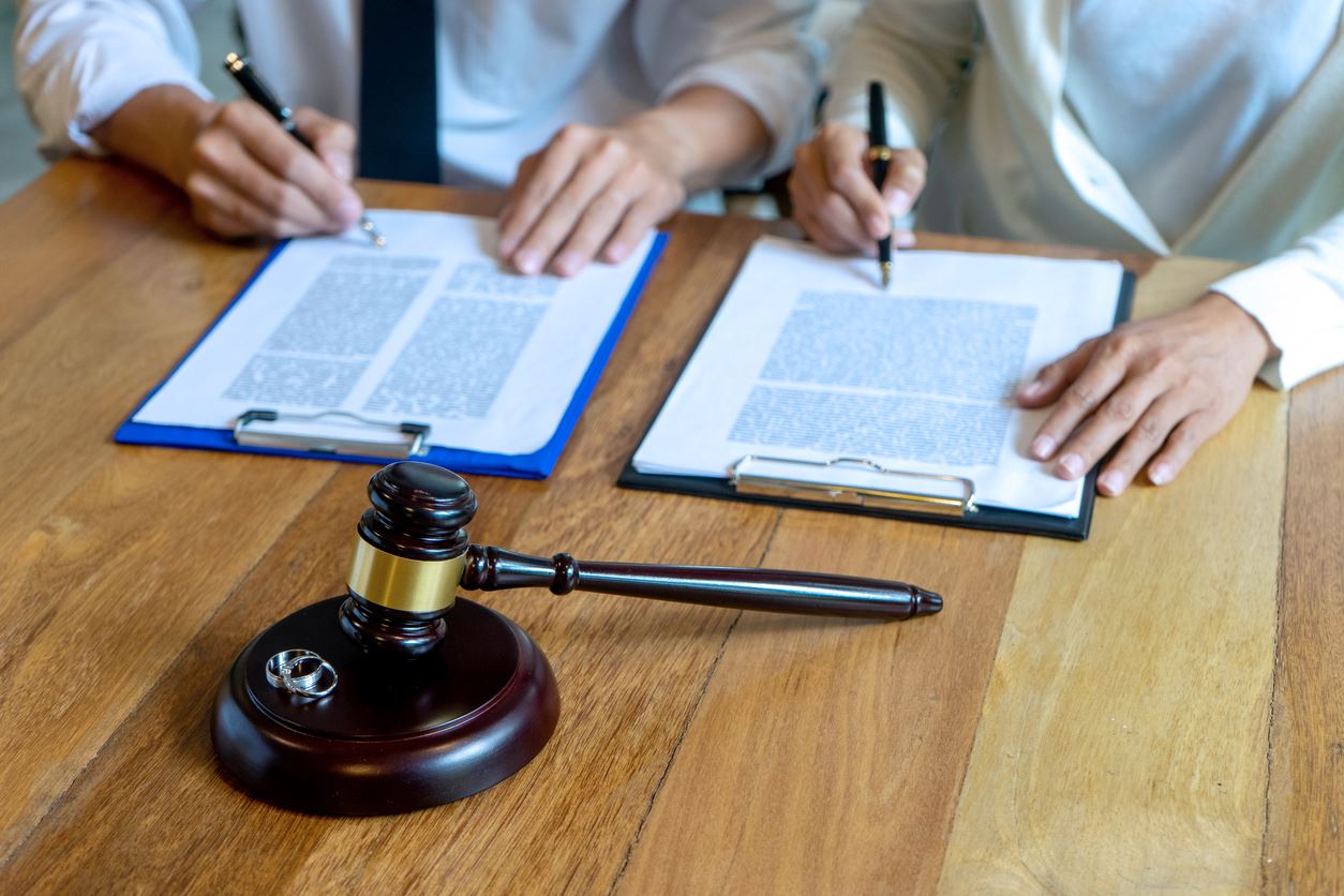 Why Divorcing Couples Should Consider Resolving by Agreement